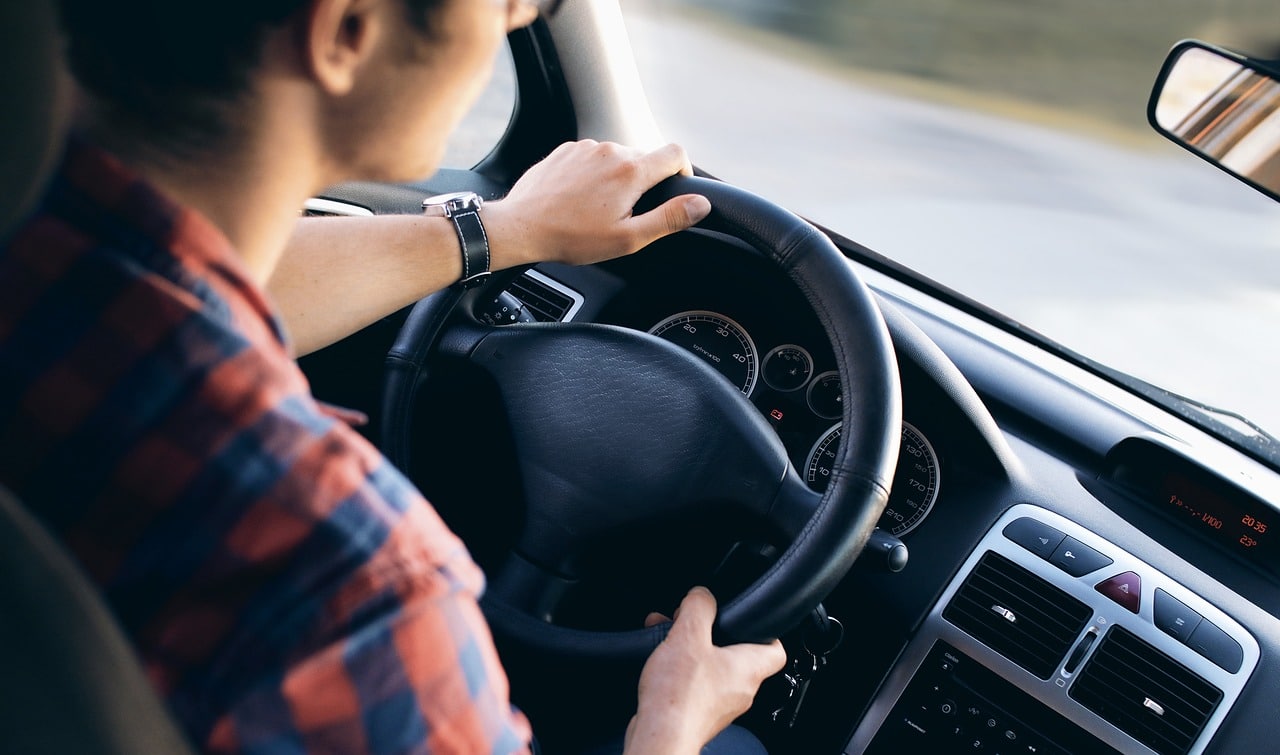 5 moyens de financer son permis de conduire - Antoine le Pilote 5 moyens de financer son permis de conduire - Antoine le Pilote